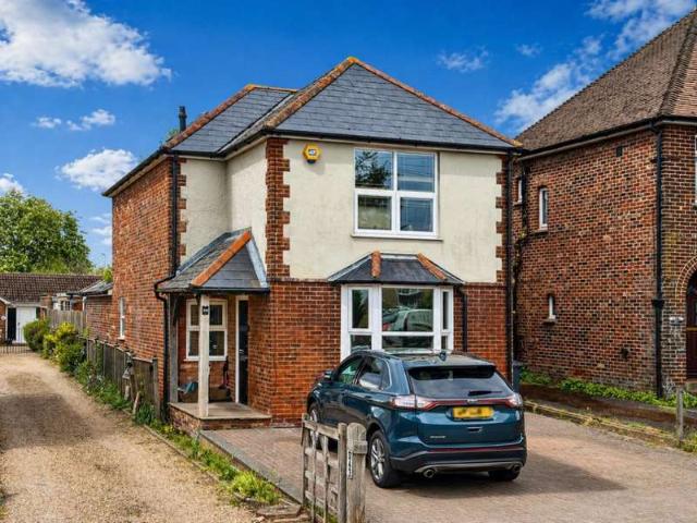 3 Bedroom Studio Flat