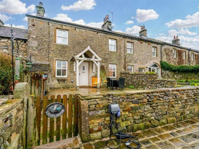 3 Bedroom Studio Flat
