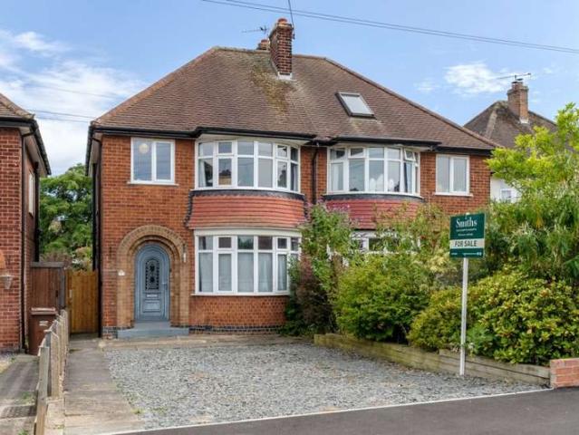 3 Bedroom Studio Flat