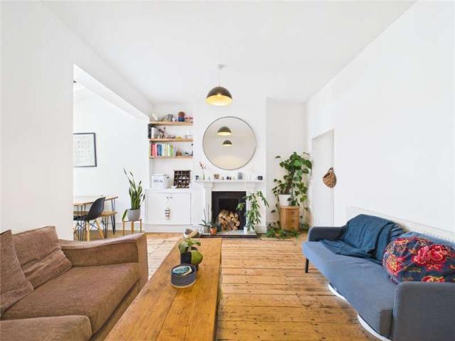 3 Bedroom Studio Flat
