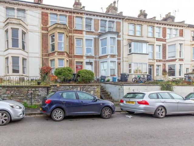 3 Bedroom Studio Flat