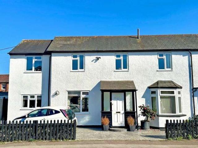 3 Bedroom Studio Flat