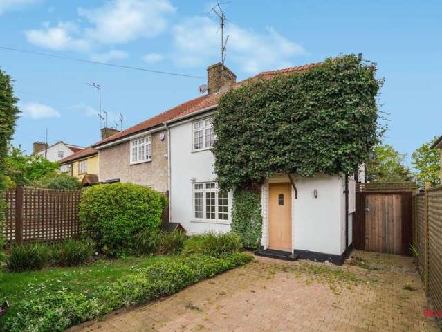 3 Bedroom Studio Flat