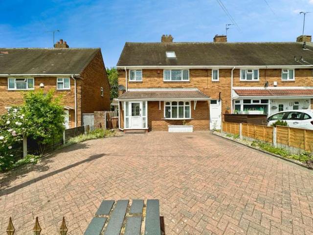 3 Bedroom Studio Flat