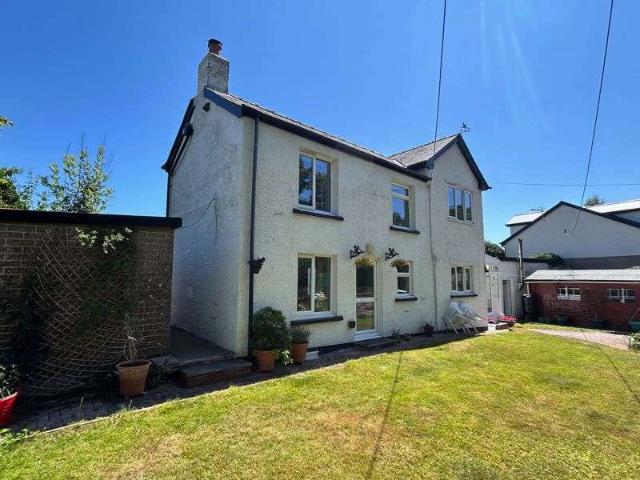 3 Bedroom Studio Flat