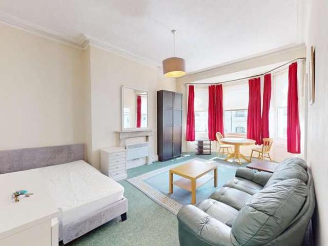 3 Bedroom Studio Flat