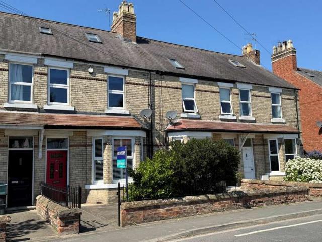 3 Bedroom Studio Flat