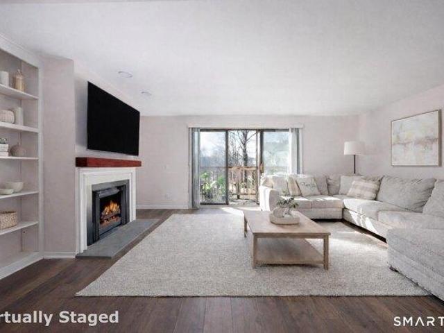 3 bedroom, Stamford CT 06902 102345351