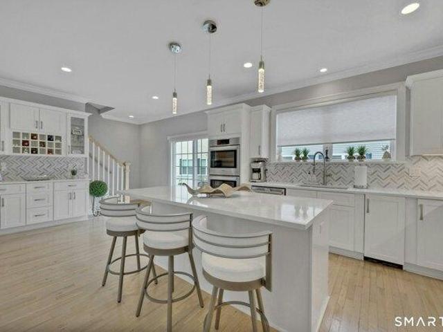 3 bedroom, Stamford CT 06902 102762704