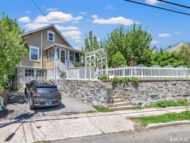 3 bedroom, Stamford CT 06905 102443267
