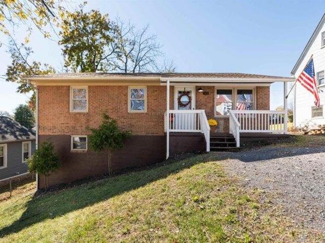 3 bedroom, Staunton VA 24401 96078642