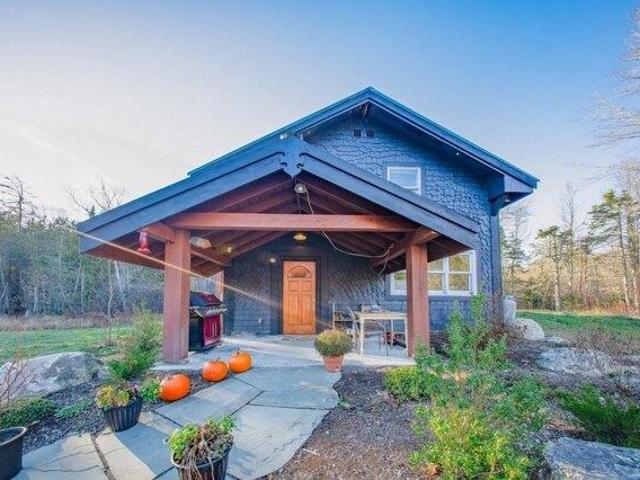 3 bedroom, Stockton Springs ME 04981 101998821