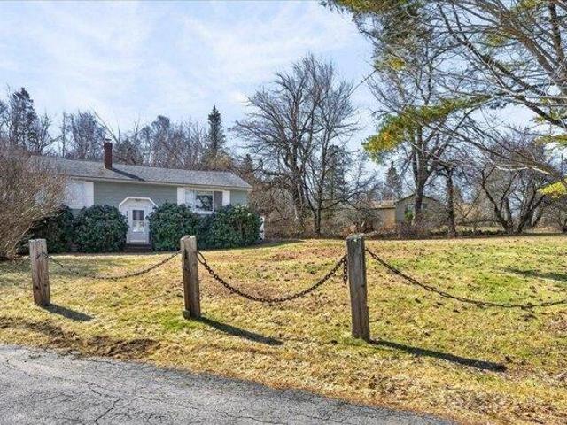 3 bedroom, Stockton Springs ME 04981 104655836