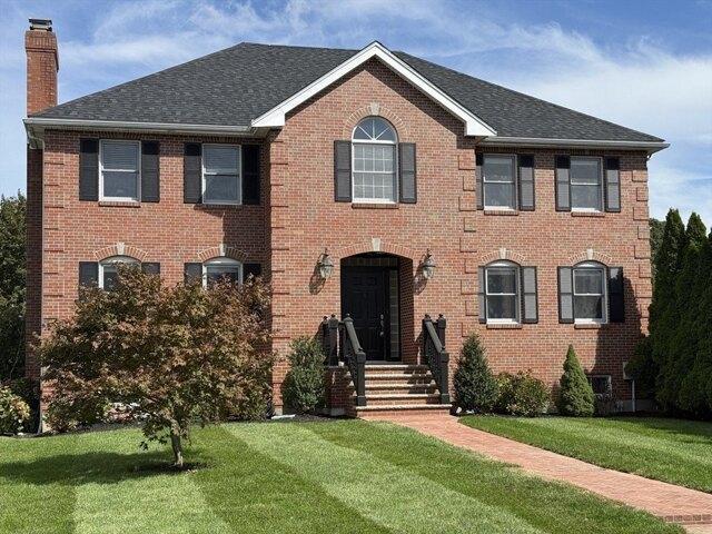 3 bedroom, Stoneham MA 02180 102345489