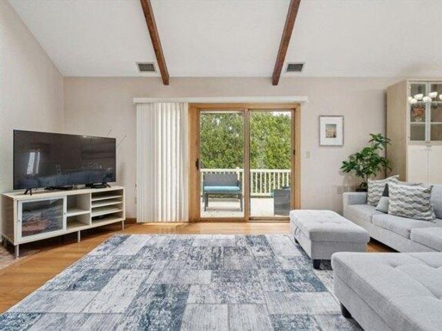3 bedroom, Stoneham MA 02180 102823769