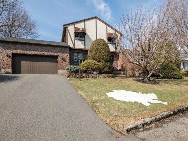 3 bedroom, Stoneham MA 02180 LS102412412