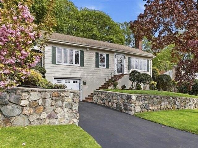 3 bedroom, Stoneham MA 02180 LS102345363