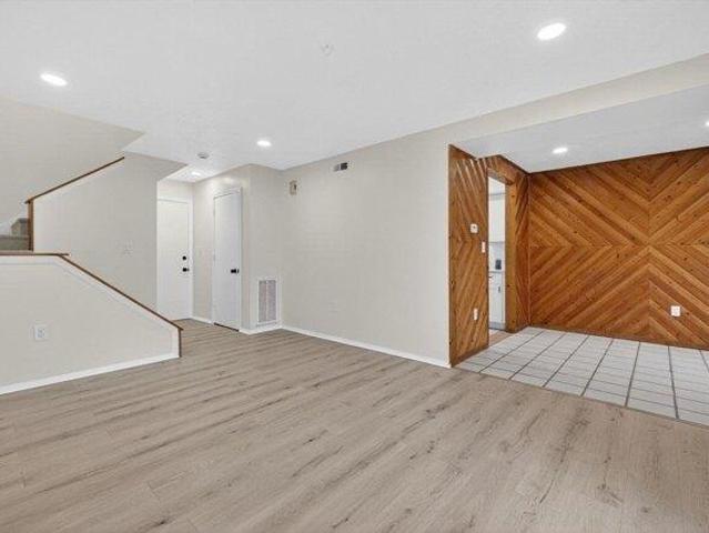 3 bedroom, Stoughton MA 02072 102089689