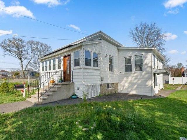 3 bedroom, Stratford CT 06614 104192530