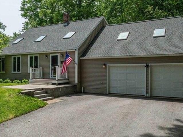 3 bedroom, Stratham NH 03885 103889120