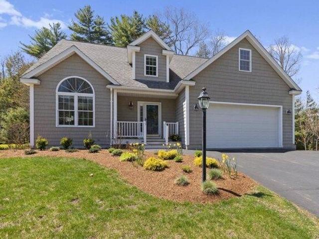 3 bedroom, Stratham NH 03885 LS102061342