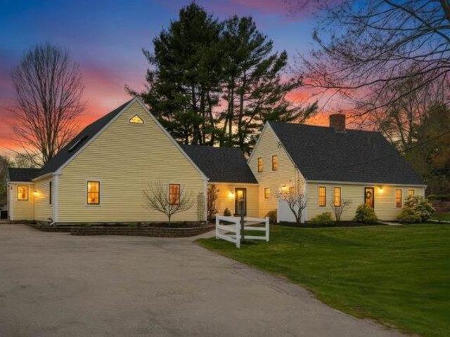 3 bedroom, Stratham NH 03885 LS102120392