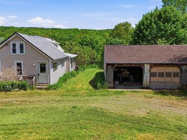 3 bedroom, Strong ME 04983 103885259