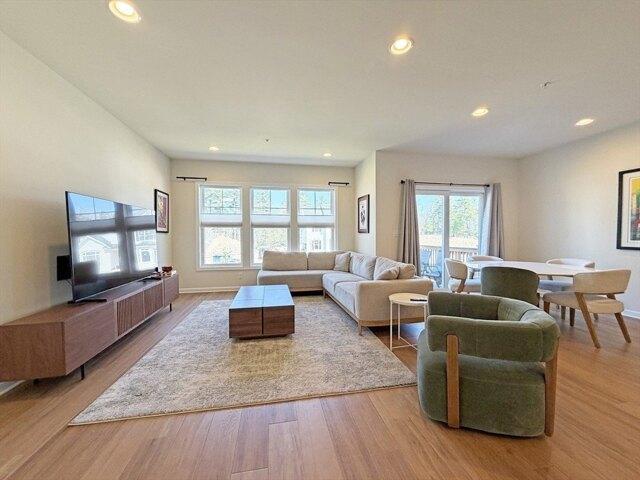 3 bedroom, Sudbury MA 01776 LS103016245