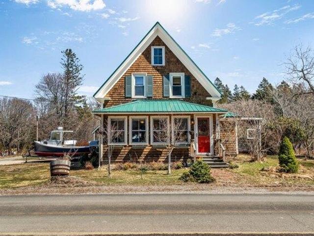 3 bedroom, Swans Island ME 04685 103967219