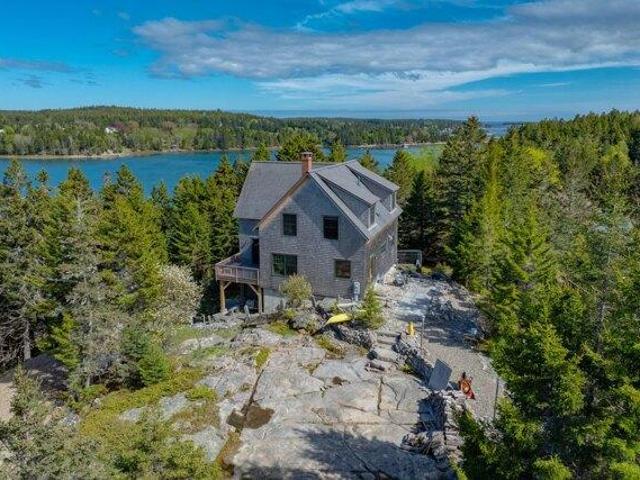 3 bedroom, Swans Island ME 04685 104759655
