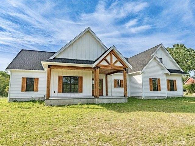 3 bedroom, Swansea MA 02777 105192337