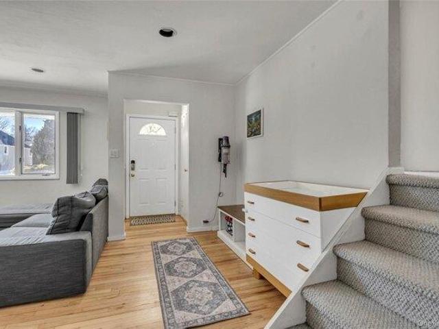 3 bedroom, Port Washington NY 11050 101782803