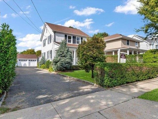 3 bedroom, Port Washington NY 11050 102282747