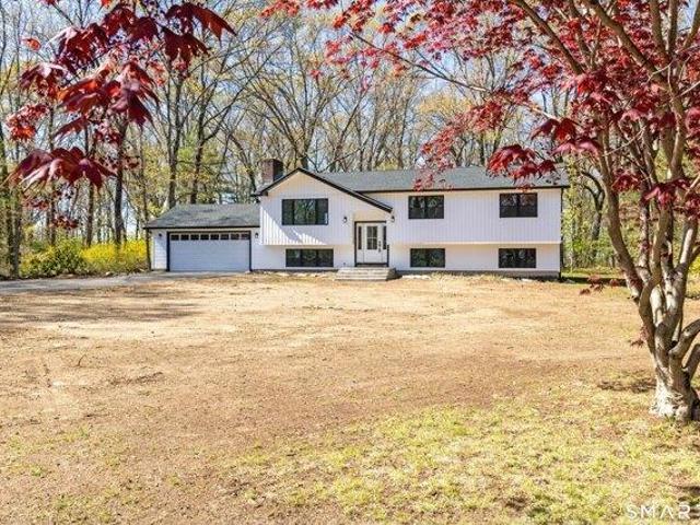 3 bedroom, Portland CT 06480 LS102445146
