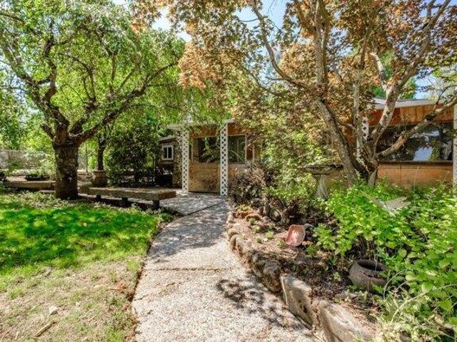 3 bedroom, Portland OR 97236 LS96944588