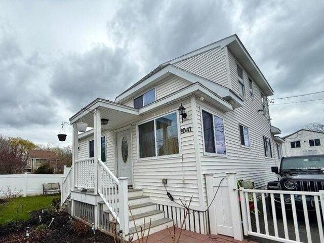 3 bedroom, Portland ME 04103 104718416