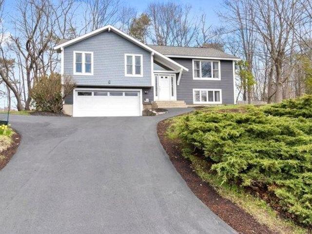 3 bedroom, Portsmouth NH 03801 LS102212433