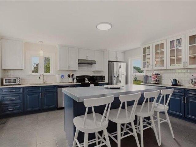 3 bedroom, Portsmouth RI 02871 104831532