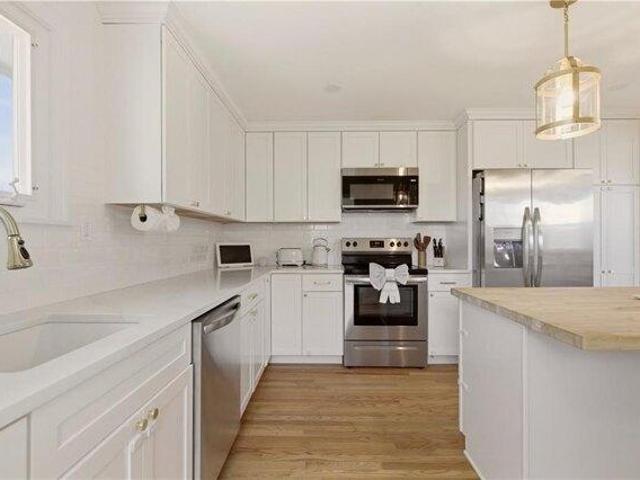 3 bedroom, Portsmouth RI 02871 LS102217799