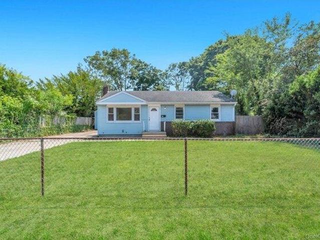 3 bedroom, Patchogue NY 11772 104904123