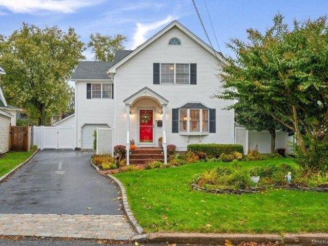 3 bedroom, Patchogue NY 11772 104921497