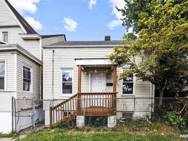 3 bedroom, Paterson NJ 07522 104442105