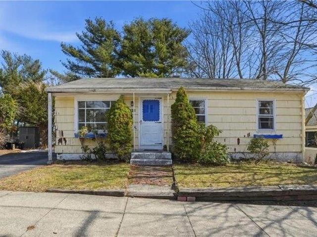 3 bedroom, Pawtucket RI 02860 102090205