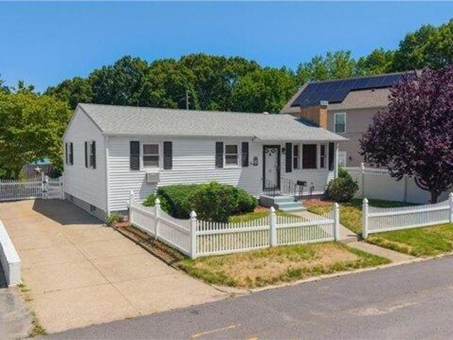 3 bedroom, Pawtucket RI 02860 104652999