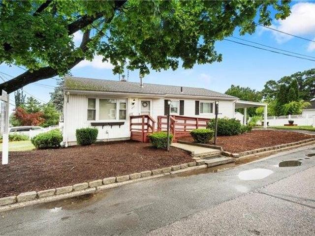3 bedroom, Pawtucket RI 02860 105081191