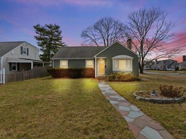 3 bedroom, Pawtucket RI 02861 LS102409403