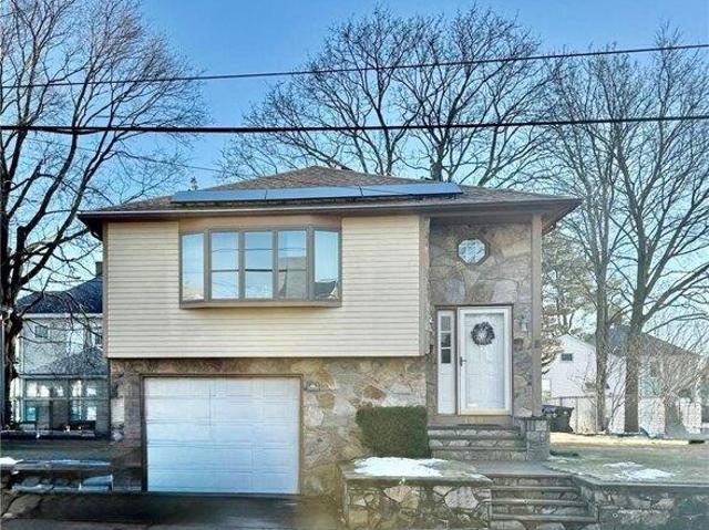 3 bedroom, Pawtucket RI 02861 102476399