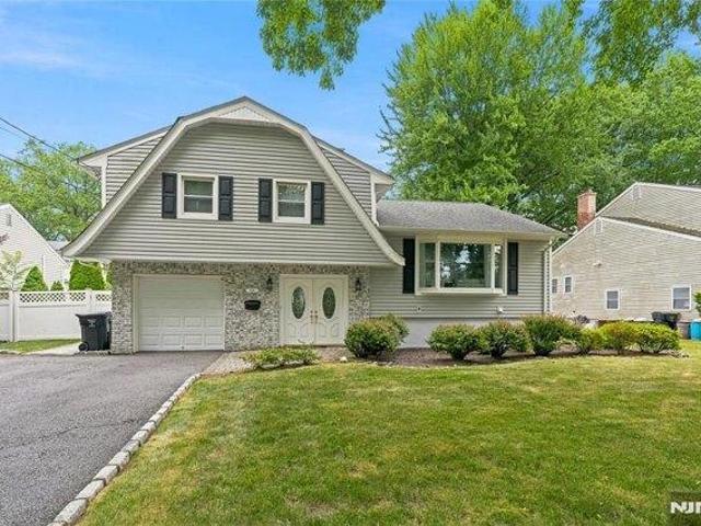 3 bedroom, Paramus NJ 07652 104374108