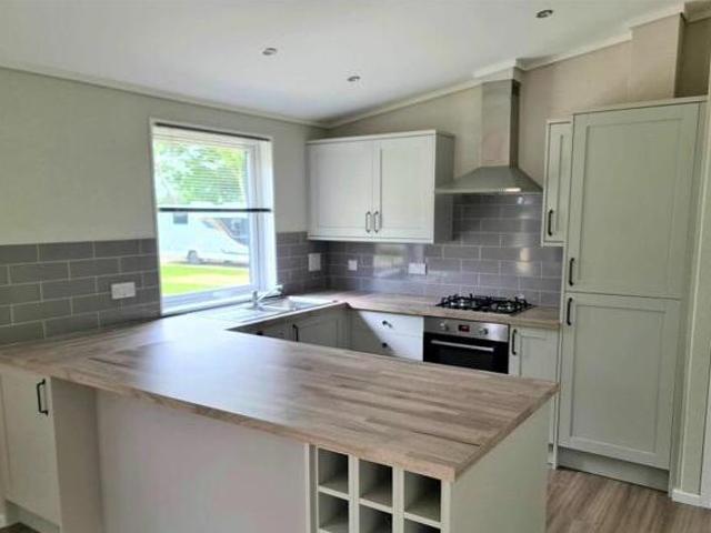 3 Bedroom Park Home For Sale In Oxford