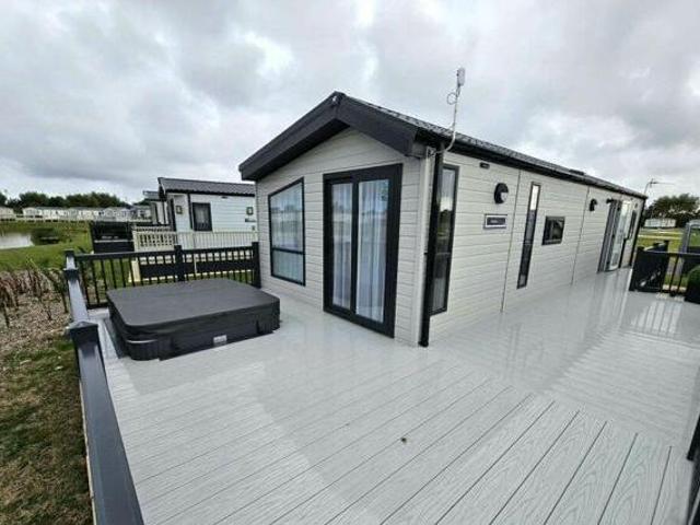 3 Bedroom Park Home For Sale In Alford Road, Mablethorpe